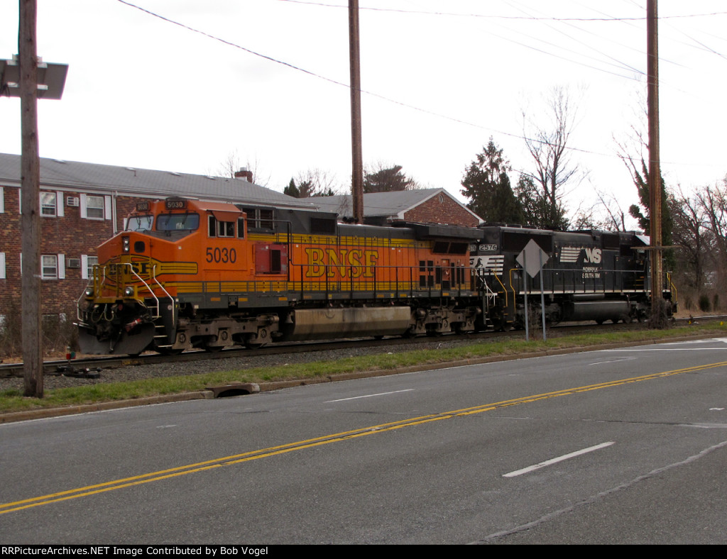 BNSF 5030 and NS 2576